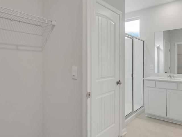 318 London Court