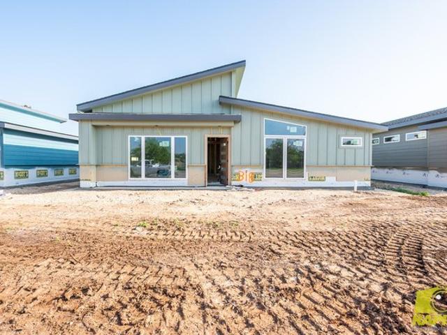 318 Lake View Heroes Dr, San Angelo, TX 76903