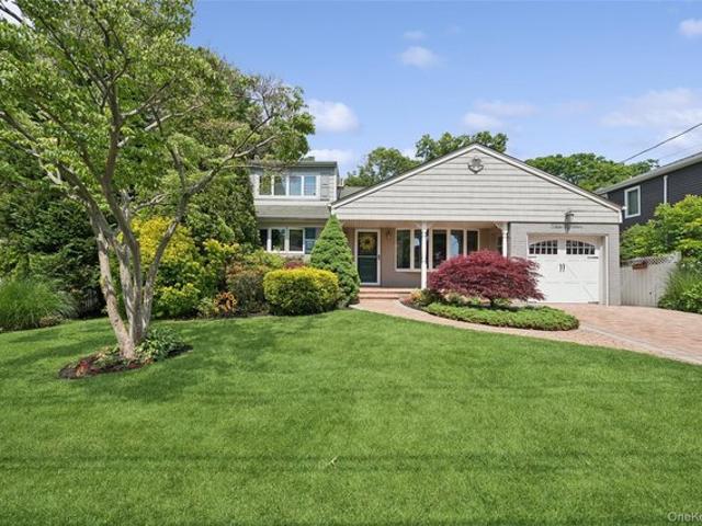 318 Lakeshore Blvd, Massapequa Park, NY 11762