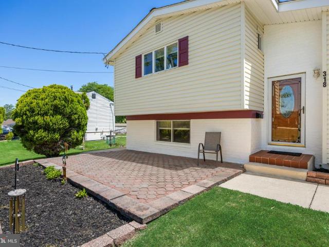 318 Lansing Drive