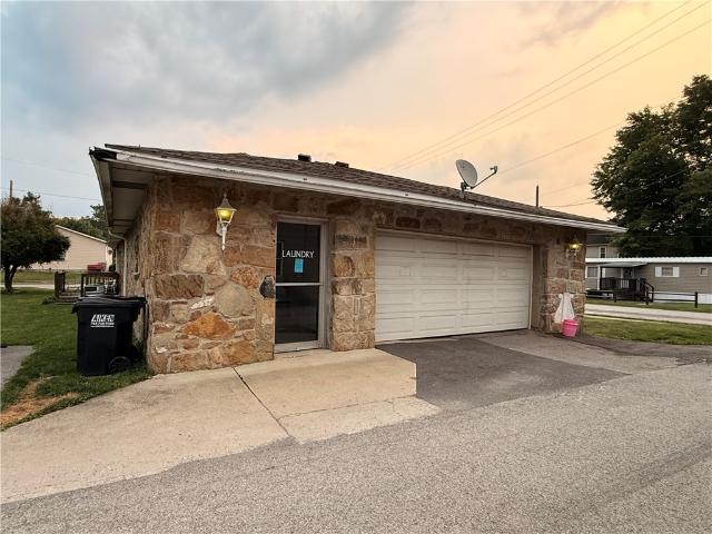 318 Main St