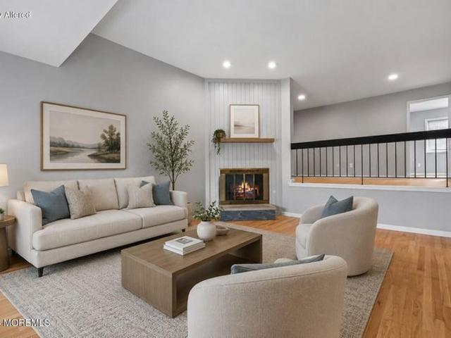 318 Middlewood Rd, Middletown, NJ 07748