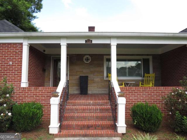 318 N College Street