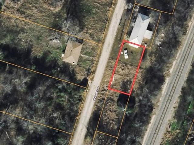318 N Front St, Holland, TX 76534