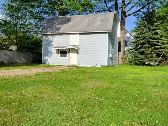 318 N GRAND ST, SCHOOLCRAFT, MI 49087 Single Family Residence.