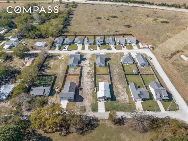 318 N Helton St, Randolph, TX