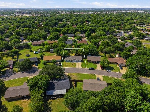 318 NE Michael Dr, Burleson, TX 76028