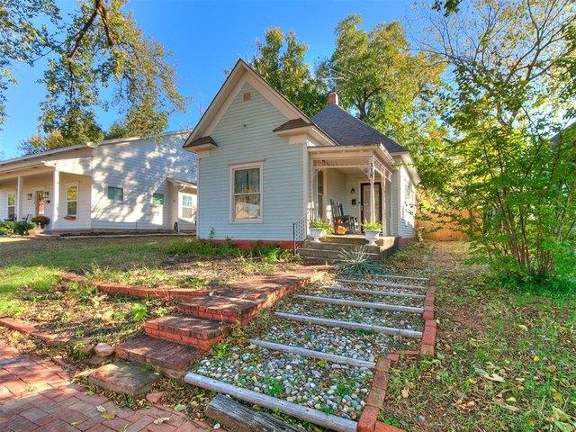 318 S 2nd St, Guthrie, OK 73044