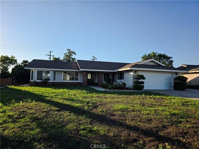 318 Sandalwood Dr, Calimesa, CA 92320