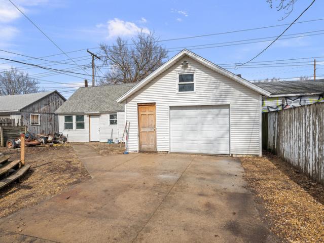 318 2nd Avenue S