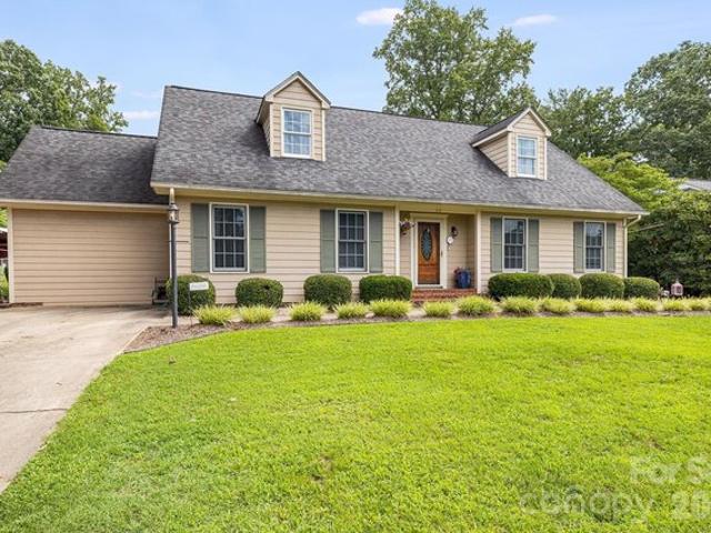 318 Sharon Ave NW, Lenoir, NC 28645