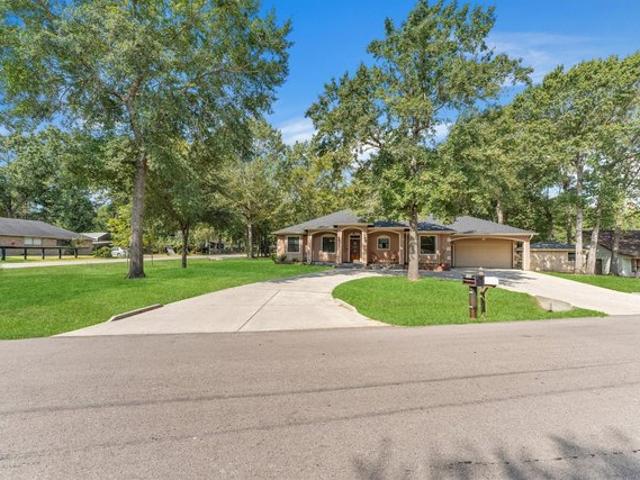 318 Shawnee Dr, Conroe, TX 77316