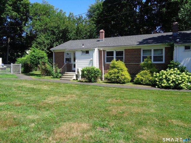 318 Stonybrook Rd, Stratford, CT 06614