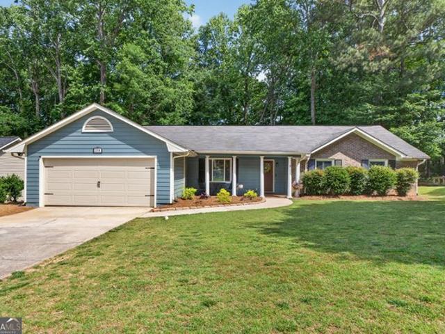 318 Summer Pl, Peachtree City, GA 30269