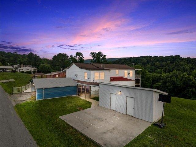 318 Sunny Ridge Rd, Pearisburg, VA 24134