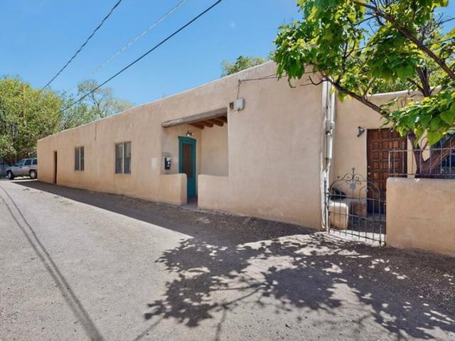 318 Pino Rd, Santa Fe, NM 87505