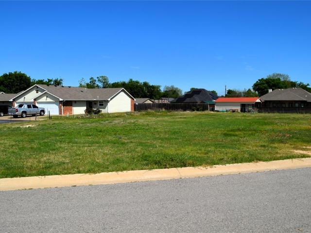 318 Preston Rd, Mabank, TX 75147 | MLS #21235