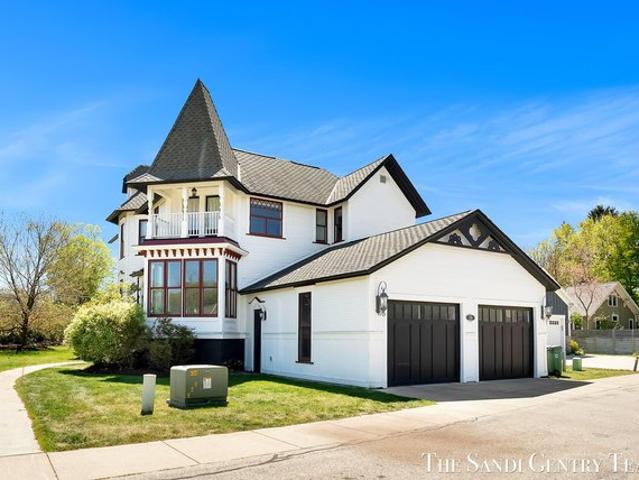 318 Rachaels Way, Spring Lake, MI 49456