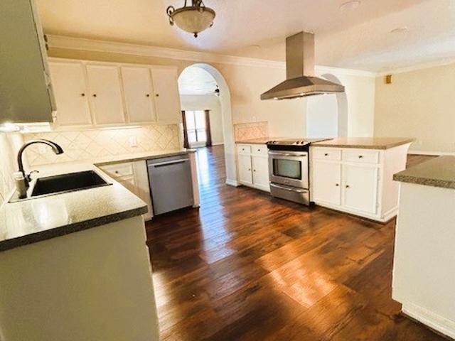 318 Ridgewood Road