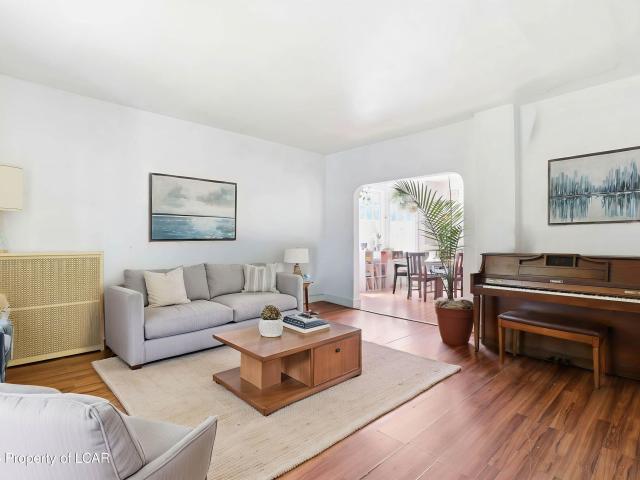 318 Ridge Avenue