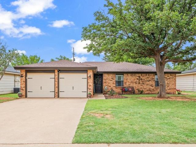 318 Walnut St, Levelland, TX 79336