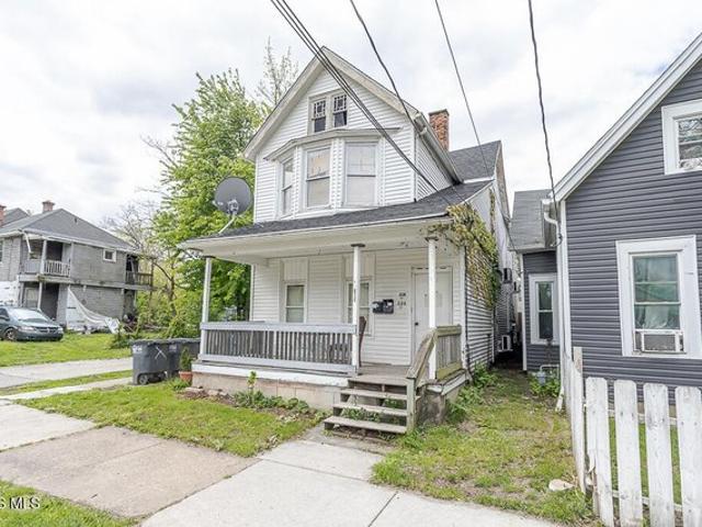 318 Wasaon St, Toledo, OH 43609