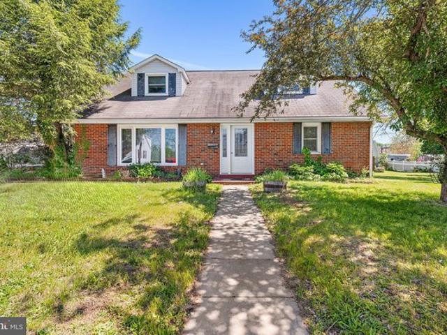 318 Washington St, Pennsburg, PA 18073