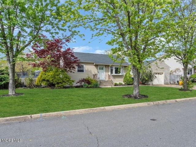 318 Texas Dr, Brick, NJ 08723