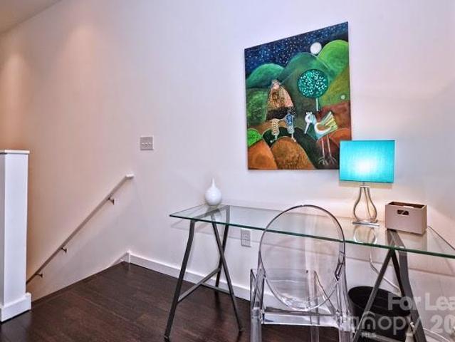 318 Viburnum Way Court