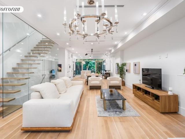 318A Hart St, Brooklyn, NY 11206