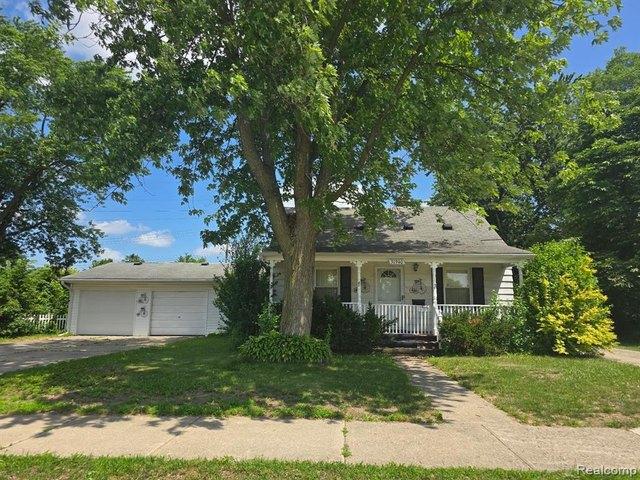 31940 Maplewood St, Garden City, MI 48135