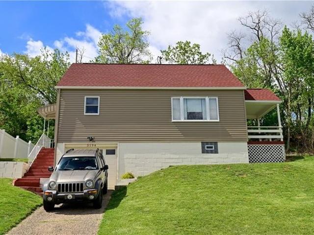 3194 Ridgeway Dr, South Park, PA 15129