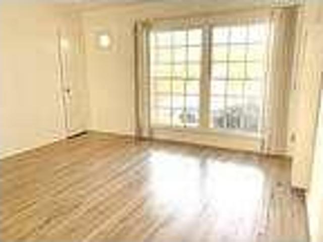 $3195/2859 FEDERAL AVE. 2BR, 1bth, Top Floor, Hardwood Floors, Spacious, Lo.