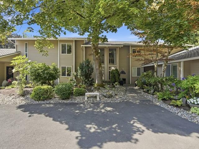 31955 SW Charbonneau Dr, Wilsonville, OR 97070