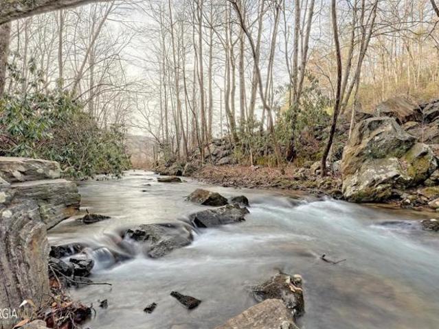 3195 Creekview Rd, Hiawassee, GA 30546