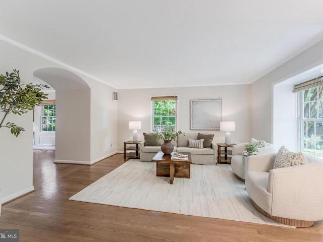 3195 Stonehurst Drive