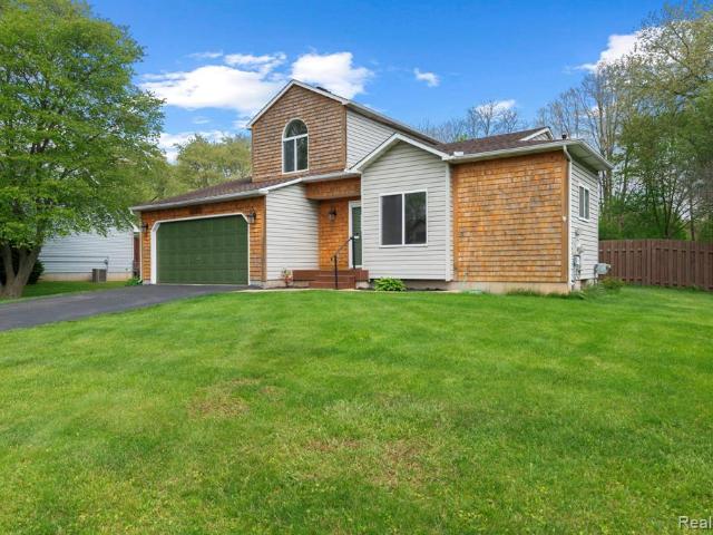 3195 Sandpoint Drive