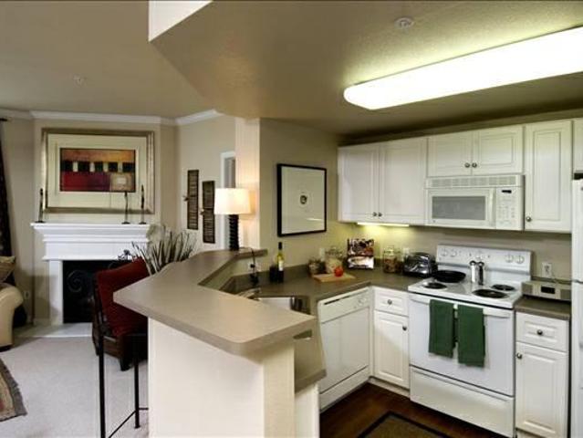$3196 / 2br 1066ft² Within minutes to everything you need!