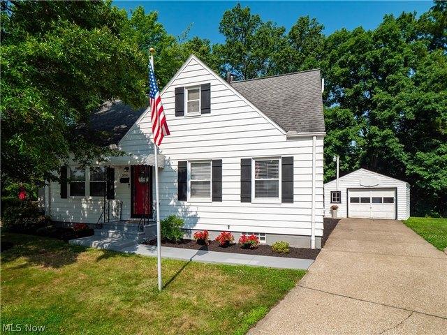 3196 9th St, Cuyahoga Falls, OH 44221