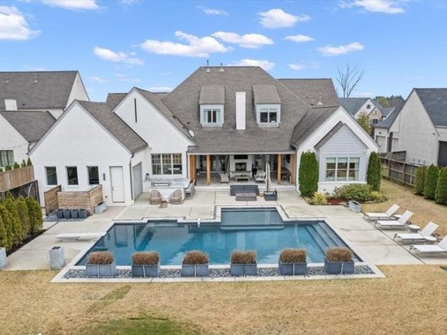 3197 Chapel Woods Cv, Germantown, TN 38139