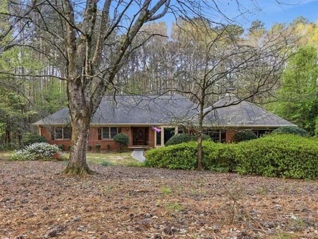 3197 Spring Lake Dr NE, Conyers, GA 30013
