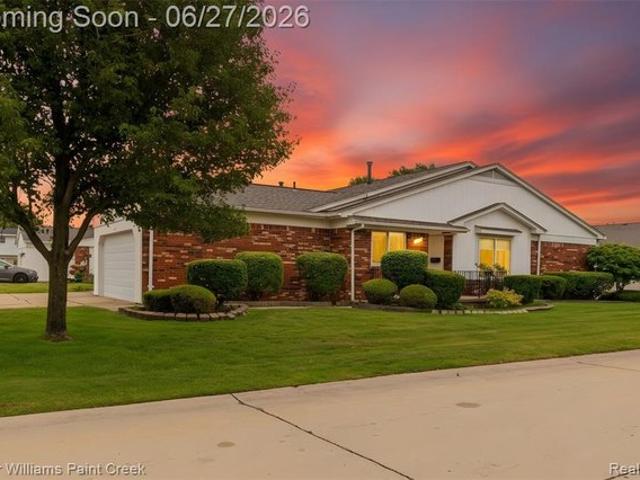 31980 Mark Adam Lange Unit 12, Warren, MI 48093