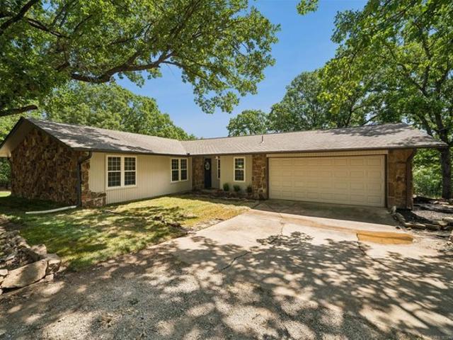 3199 N Mistletoe Rd, Sand Springs, OK 74063