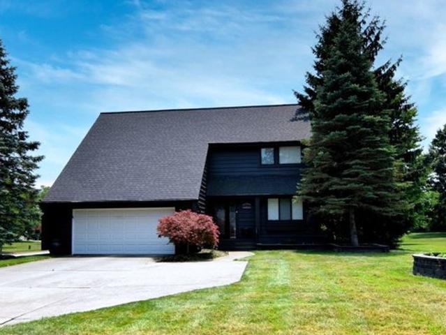31900 Arthur Rd, Solon, OH 44139