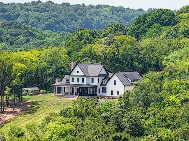 3190 Dodson Gap Rd, Culleoka, TN 38451