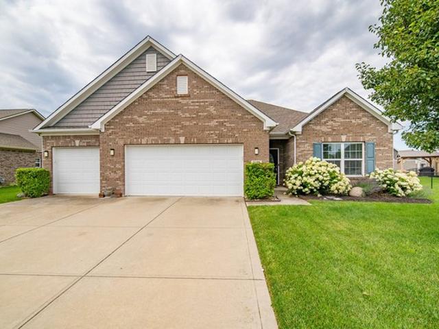 3190 S Courtney Dr, New Palestine, IN 46163