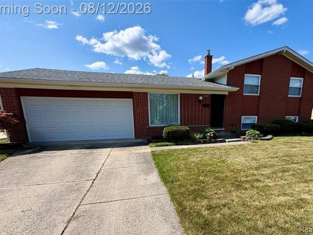 31923 Lafler Dr, Rockwood, MI 48173