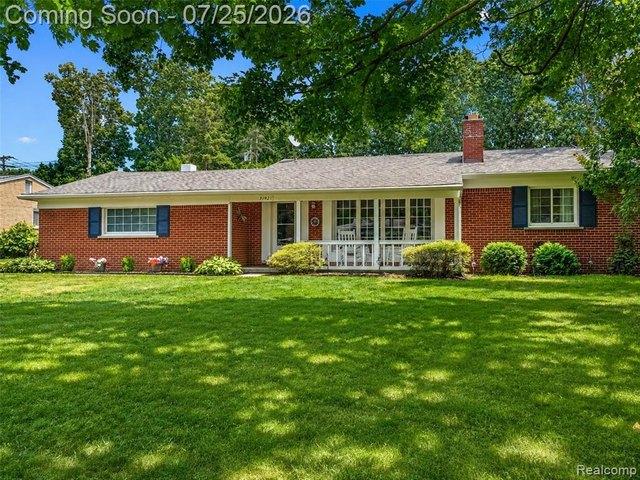 31921 Nottingwood St, Farmington Hills, MI 48334