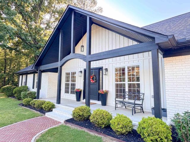 3192 W Country Club Road
