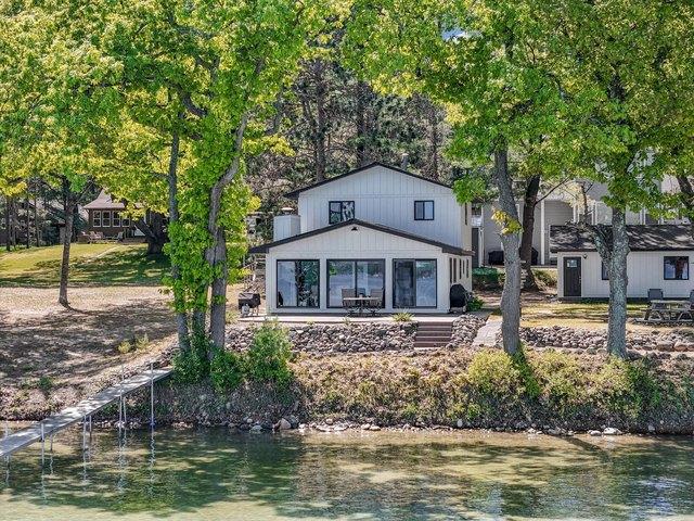 3192 W Higgins Lake Dr, Roscommon, MI 48653